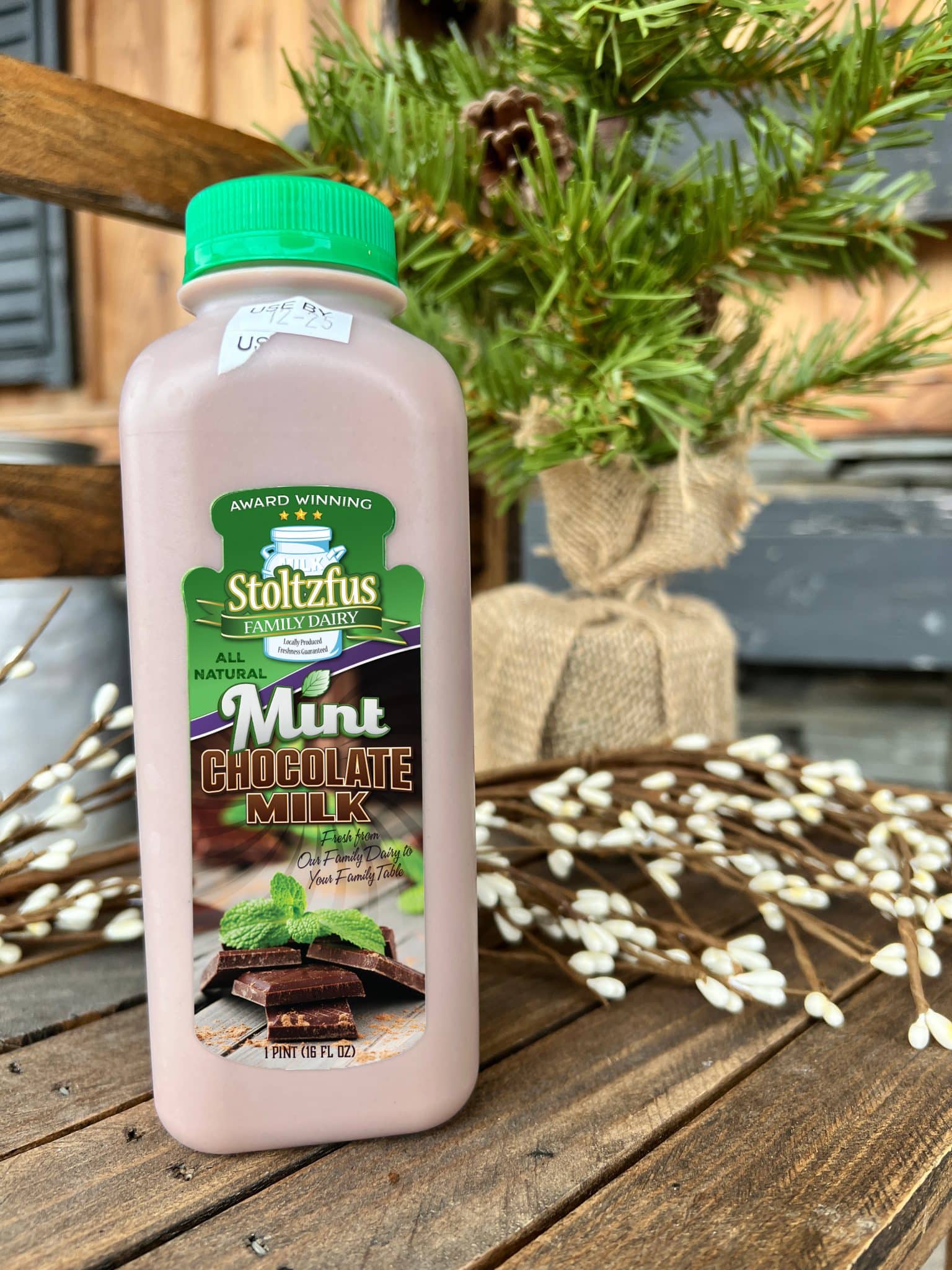 Mint Chocolate Milk 1 pt. Bottle - Stoltzfus Family Dairy
